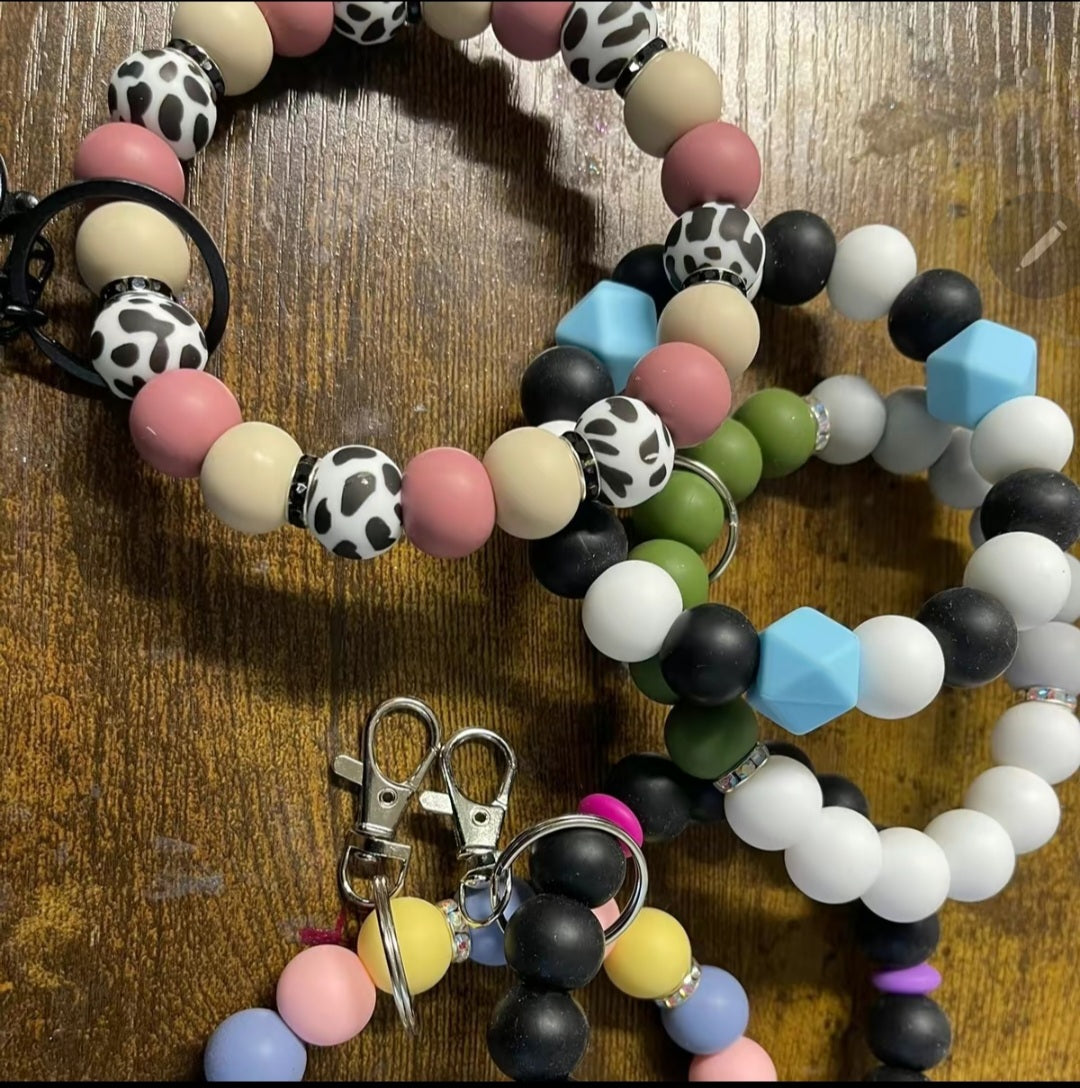 Wristlets – Crafting in Organized Chaos